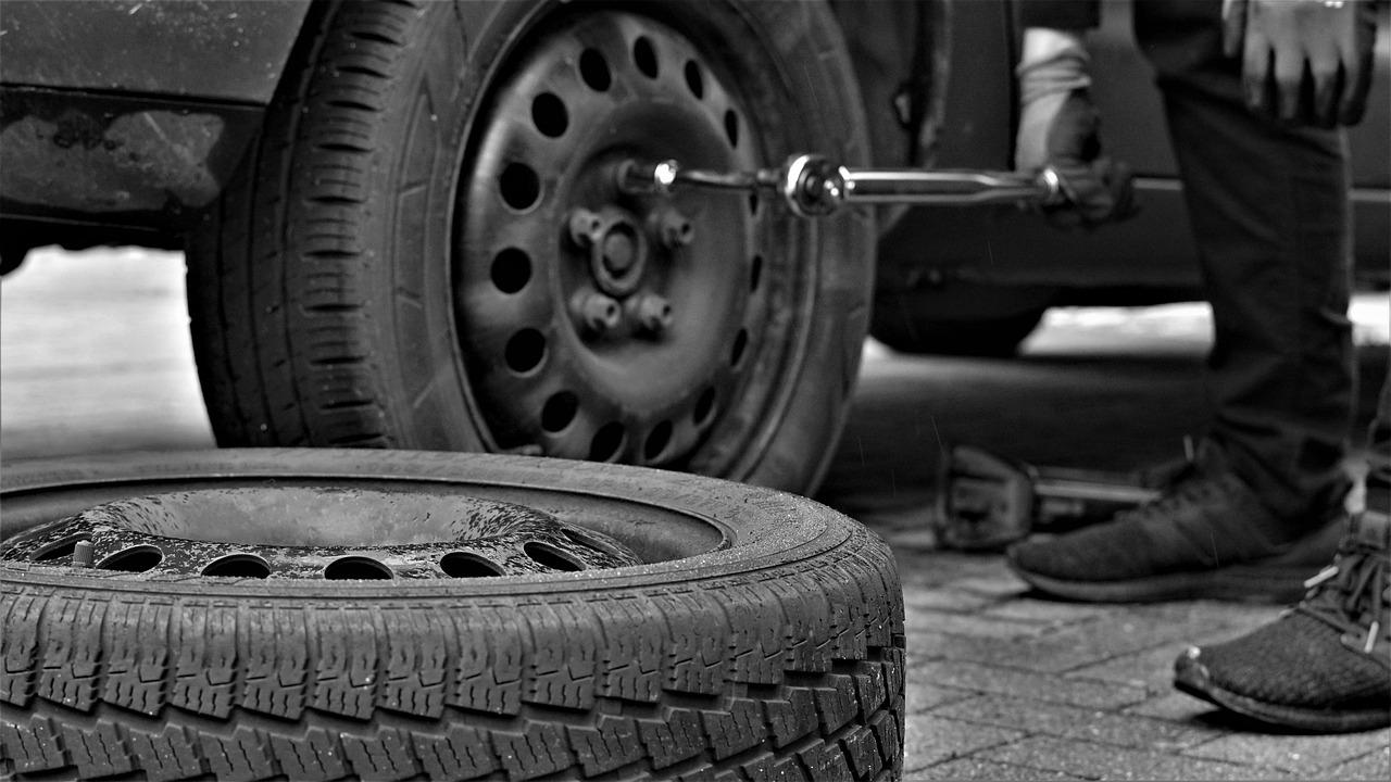 7 Big Benefits of Getting a Tire Rotation | Flood Mazda Blog